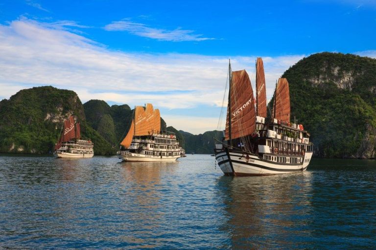 The Beauty of Traditional Junk in Halong Bay - Bai Tho Junks - Best ...